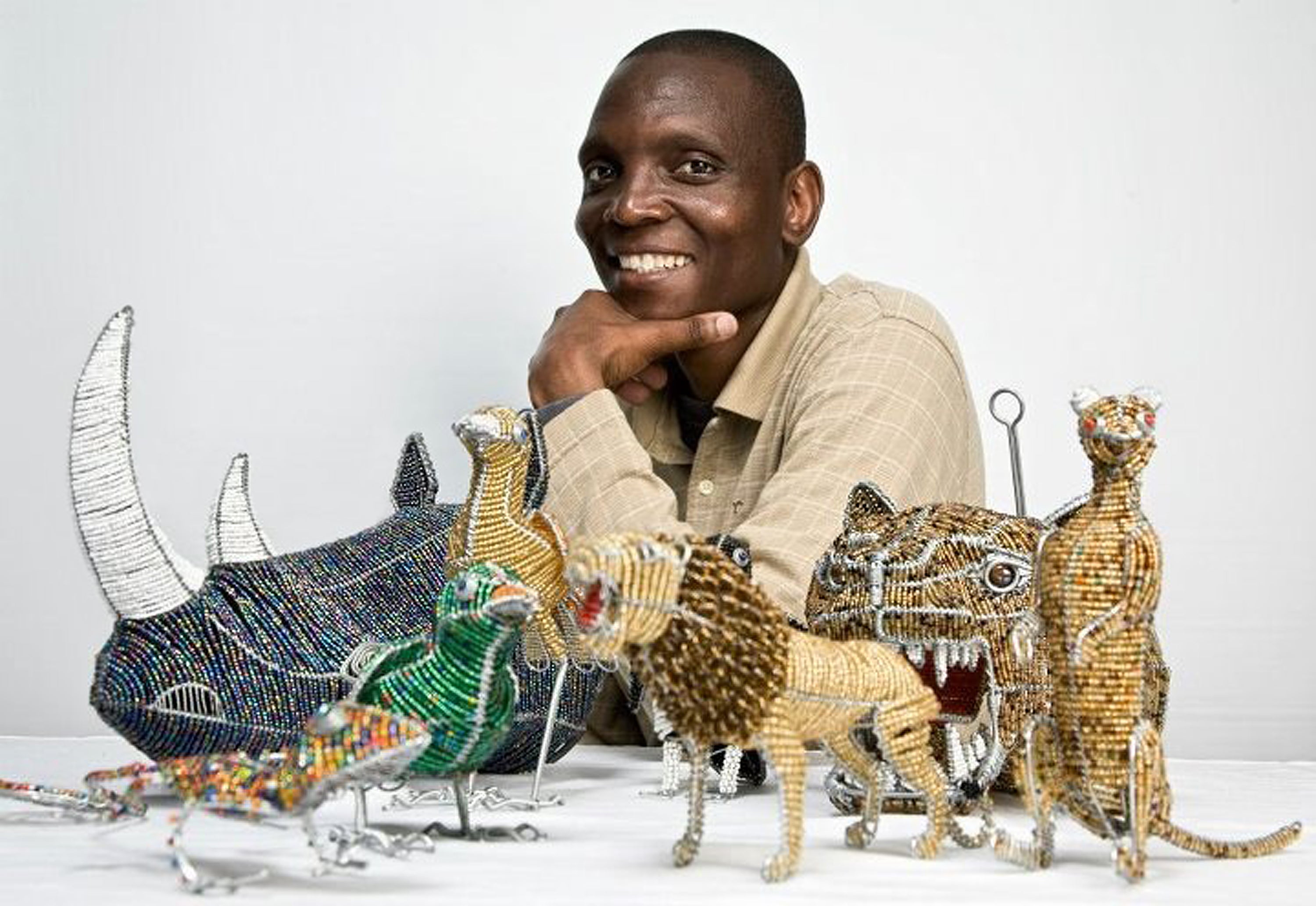 Bazaar Artist: Making Art Out of Wire-- Bernard Domingo | Cultural Survival